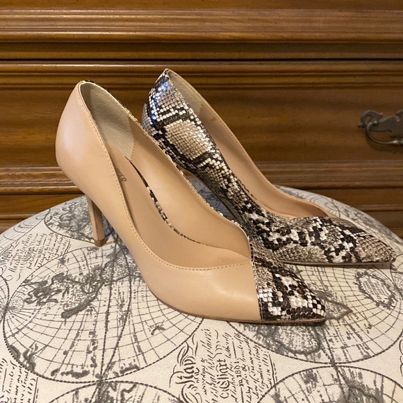 Bleeker & Bond | Shoes | Size 7 Bleecker Bond Snake Skin Detail Size 7 ...